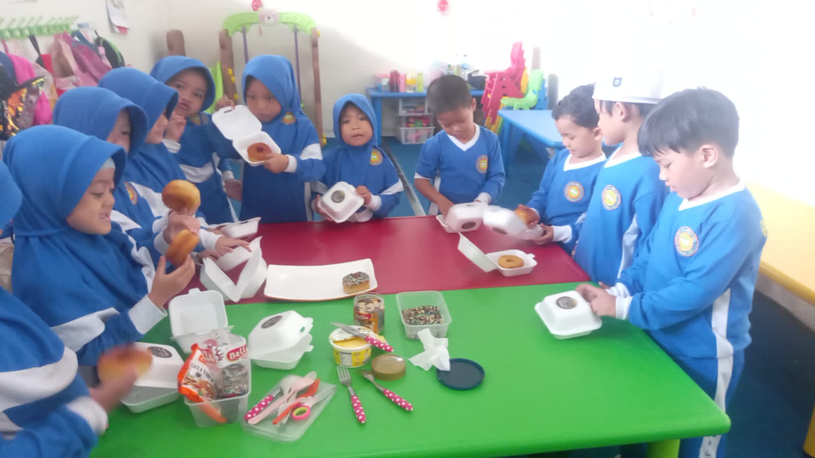 Konsumsi gizi seimbang dan Fun cooking Minum jamu beras kencur dan ...